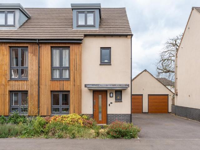 4 bedroom semi detached house for sale
