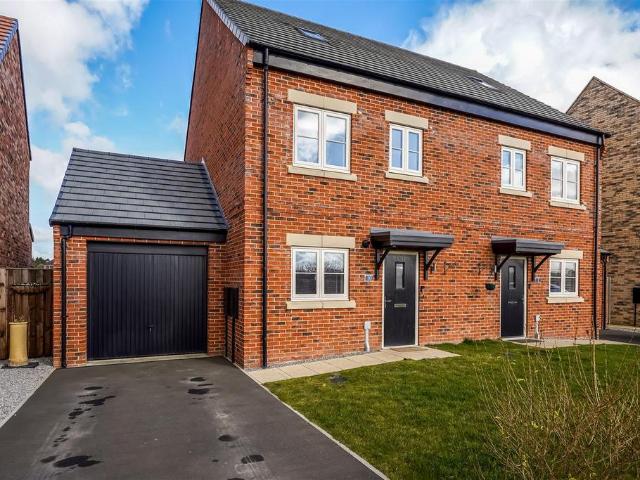 4 bedroom semi detached house for sale