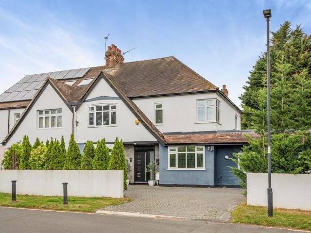 4 bedroom semi detached house for sale