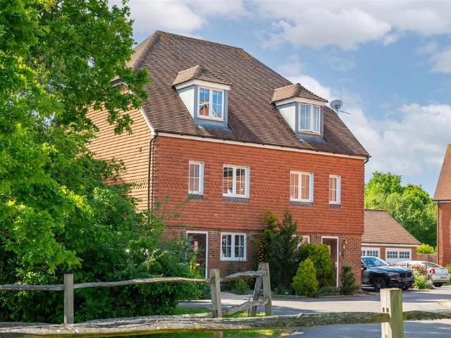 4 bedroom semi detached house for sale