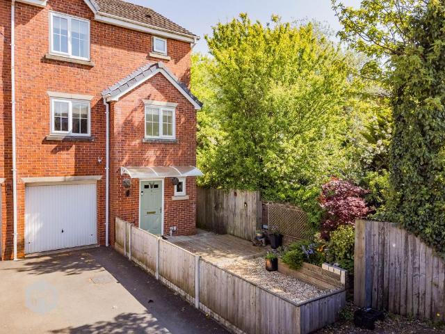 4 bedroom semi detached house for sale