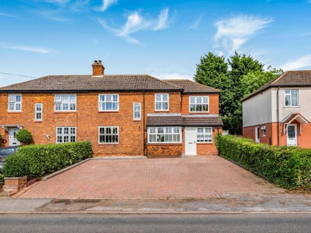 4 bedroom semi detached house for sale