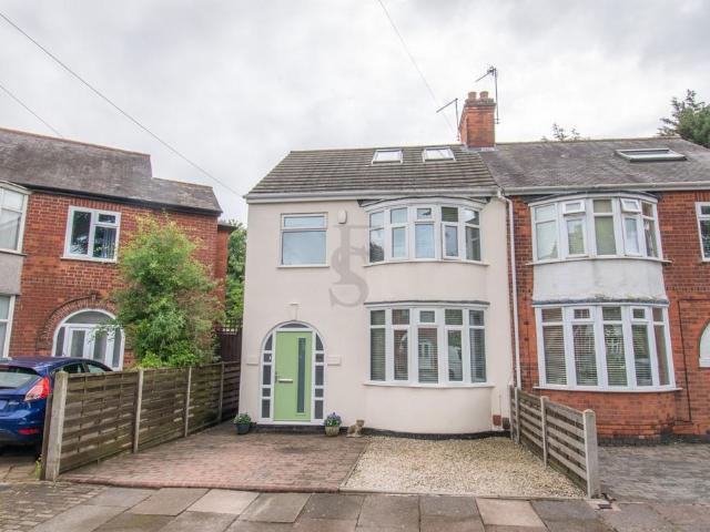 4 bedroom semi detached house for sale