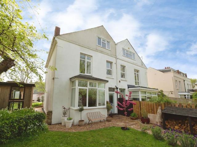 4 bedroom semi detached house for sale