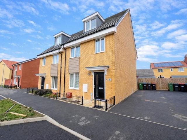 4 bedroom semi detached house for sale