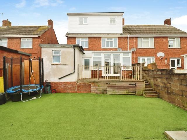 4 bedroom semi detached house for sale