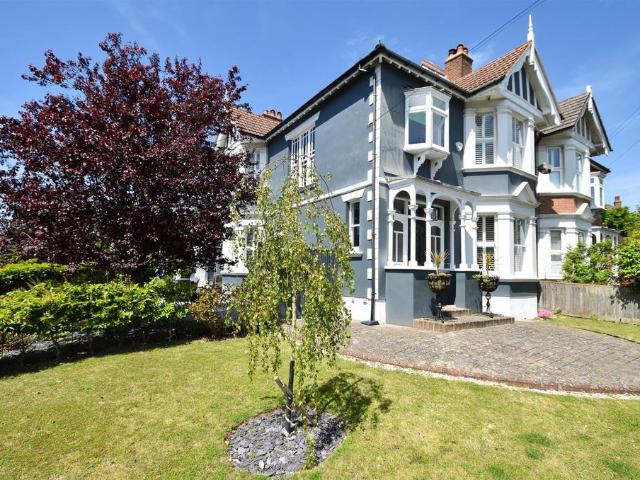4 bedroom semi detached house for sale
