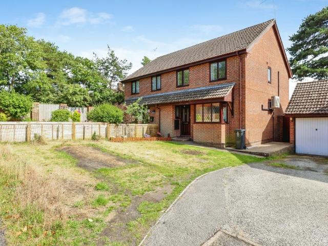 4 bedroom semi detached house for sale