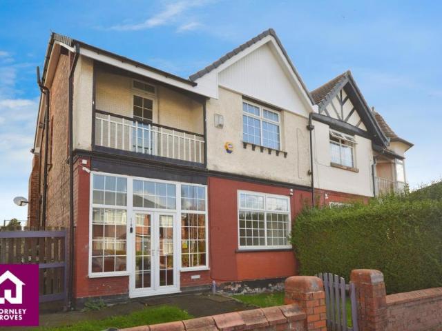 4 bedroom semi detached house for sale