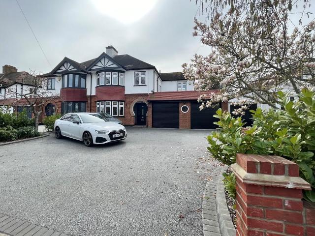 4 bedroom semi detached house for sale