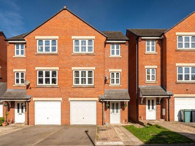 4 bedroom semi detached house for sale