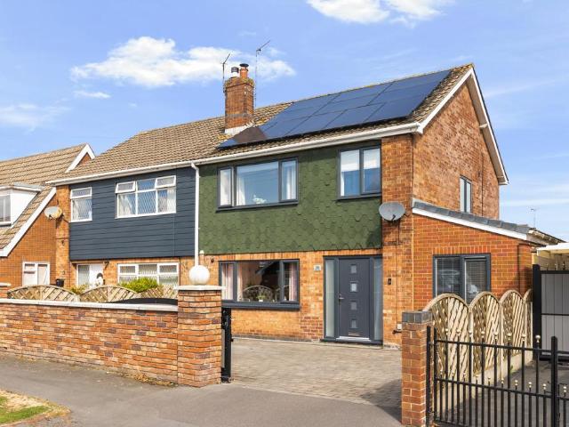 4 bedroom semi detached house for sale