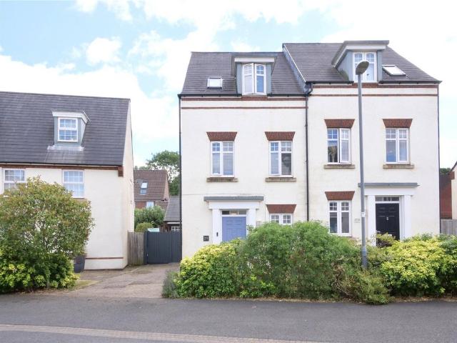 4 bedroom semi detached house for sale