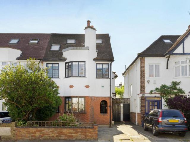 4 bedroom semi detached house for sale