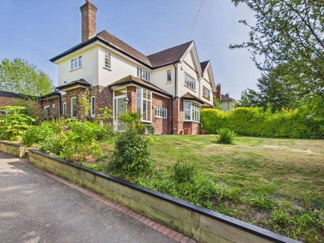 4 bedroom semi detached house for sale