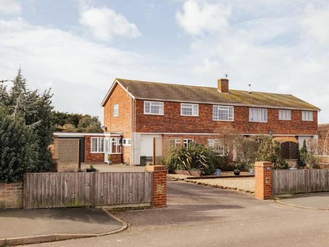 4 bedroom semi detached house for sale