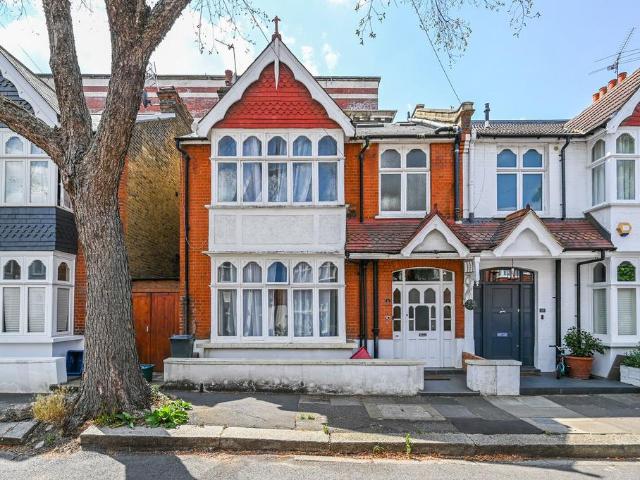 4 bedroom semi detached house for sale