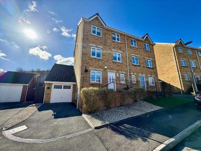 4 bedroom semi detached house for sale