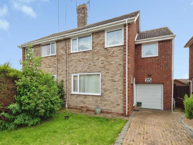 4 bedroom semi detached house for sale