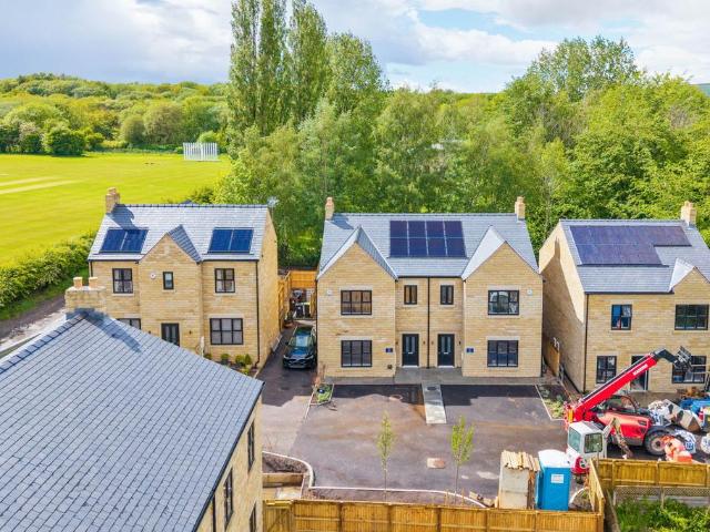 4 bedroom semi detached house for sale