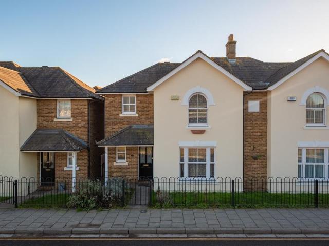 4 bedroom semi detached house for sale