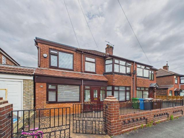 4 bedroom semi detached house for sale