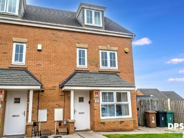 4 bedroom semi detached house for sale