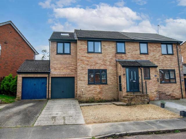 4 bedroom semi detached house for sale