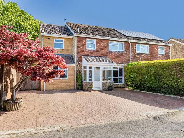 4 bedroom semi detached house for sale