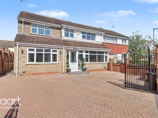 4 bedroom semi detached house for sale