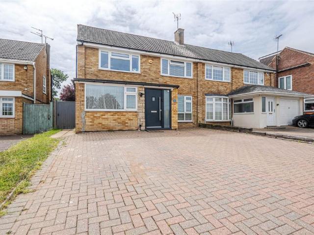 4 bedroom semi detached house for sale