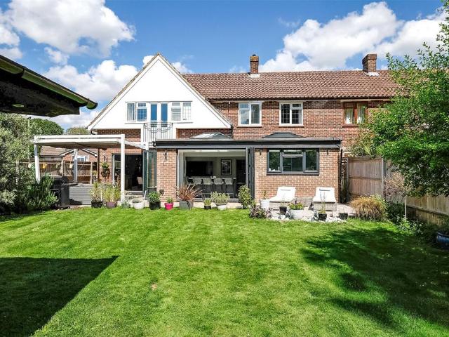 4 bedroom semi detached house for sale