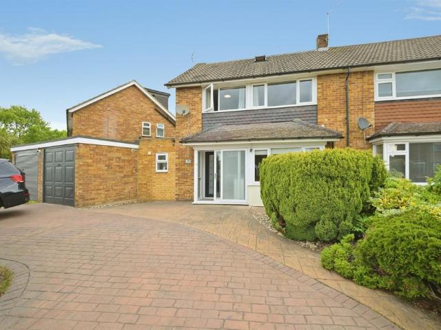 4 bedroom semi detached house for sale