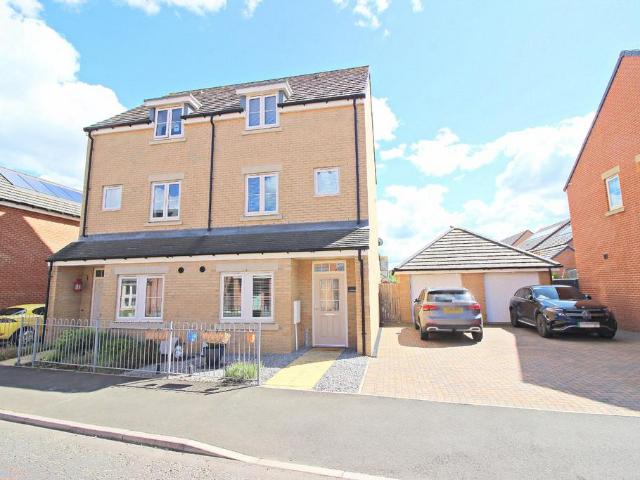 4 bedroom semi detached house for sale