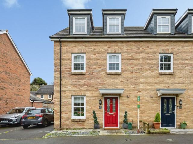 4 bedroom semi detached house for sale