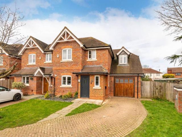 4 bedroom semi detached house for sale