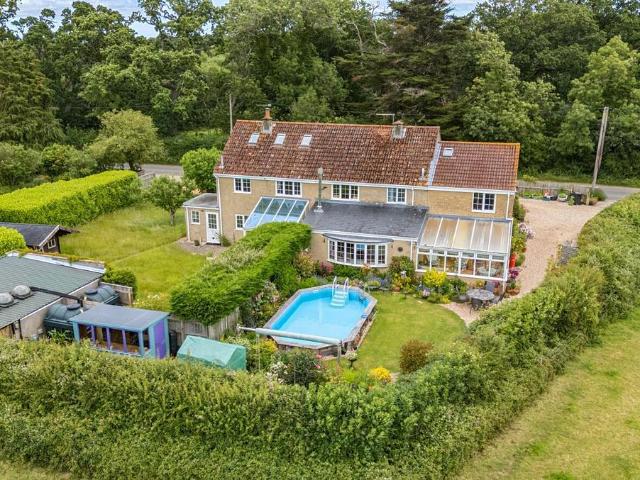 4 bedroom semi detached house for sale
