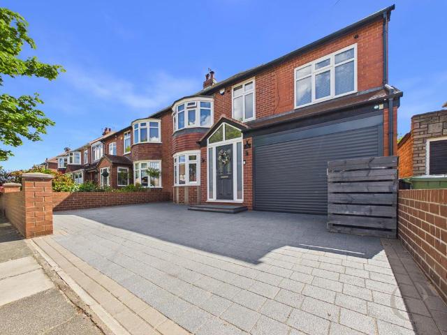 4 bedroom semi detached house for sale