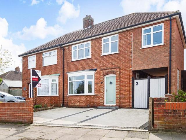 4 bedroom semi detached house for sale