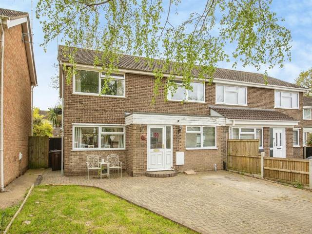 4 bedroom semi detached house for sale