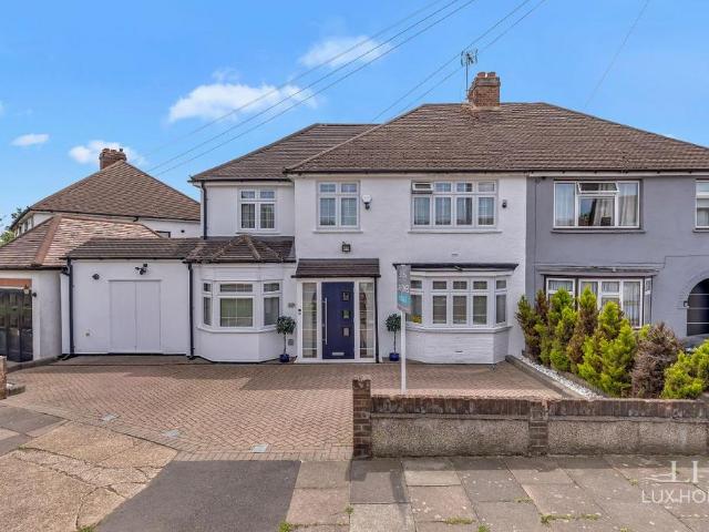 4 bedroom semi detached house for sale