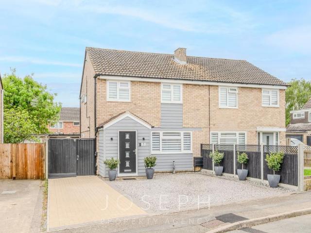 4 bedroom semi detached house for sale