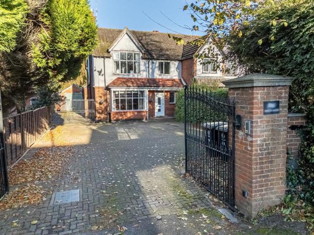 4 bedroom semi detached house for sale