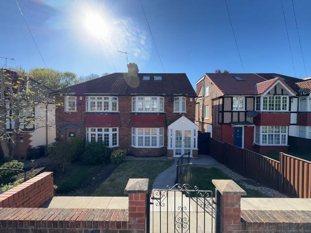 4 bedroom semi detached house for sale