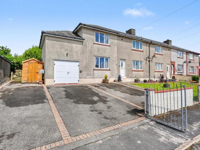 4 bedroom end of terrace house for sale