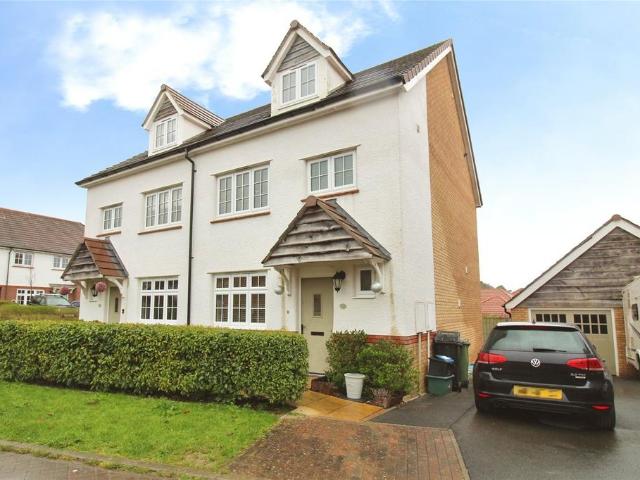 4 bedroom semi detached house for sale