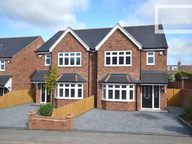 4 bedroom semi detached house for sale