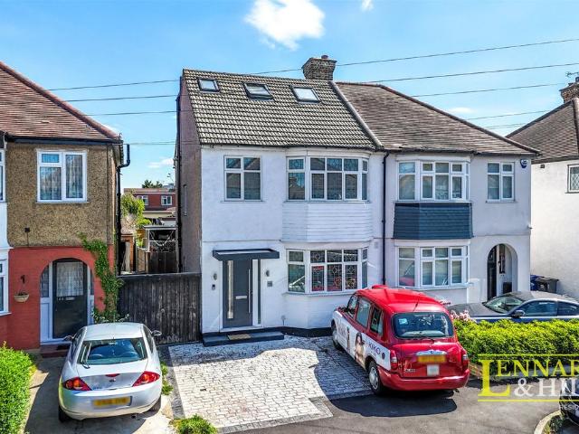 4 bedroom semi detached house for sale