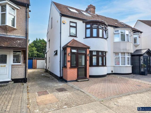 4 bedroom semi detached house for sale