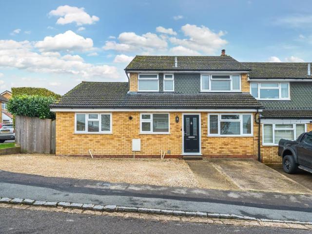 4 bedroom semi detached house for sale